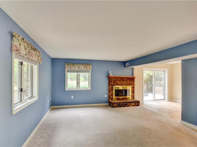 246 Hunts Neck RD