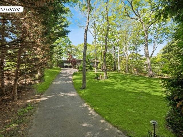 246 Little Fresh Pond Rd, Southampton, NY 11968