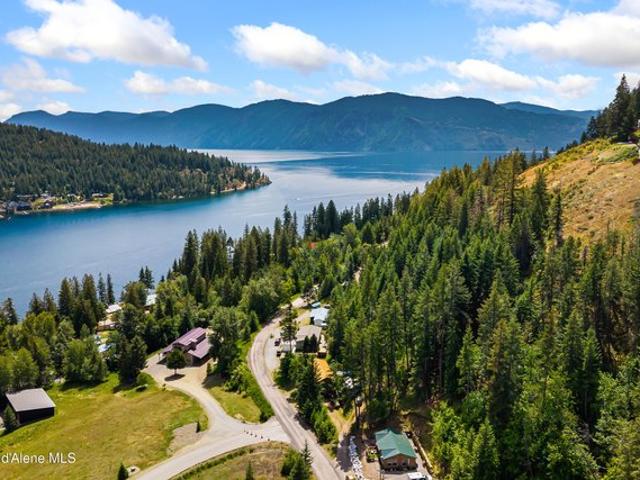 246 Midas Dr, Sagle, ID 83860