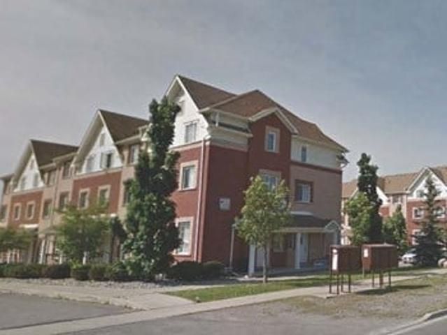 246 Spillsbury Drive, Peterborough 4 Bedroom Townhouse Suites ONE MONTH FREE! 4 Bedrooms, 2 Bathrooms