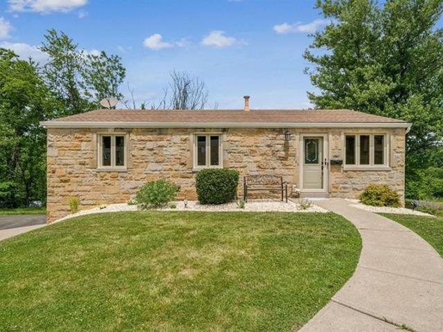 246 St Croix Dr, Pittsburgh, PA 15235
