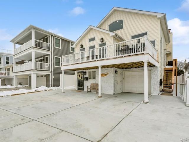 246 W Bay Dr, Long Beach, NY 11561