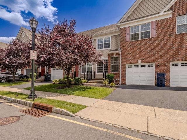 2474 N Canterbury Lane