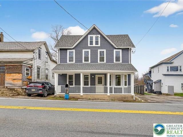 2474 N Delaware Dr, Upper Mt Bethel Township, PA 18343