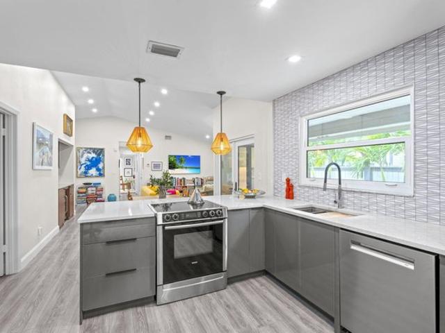 2474 Bedford Mews Dr, Wellington, FL 33414
