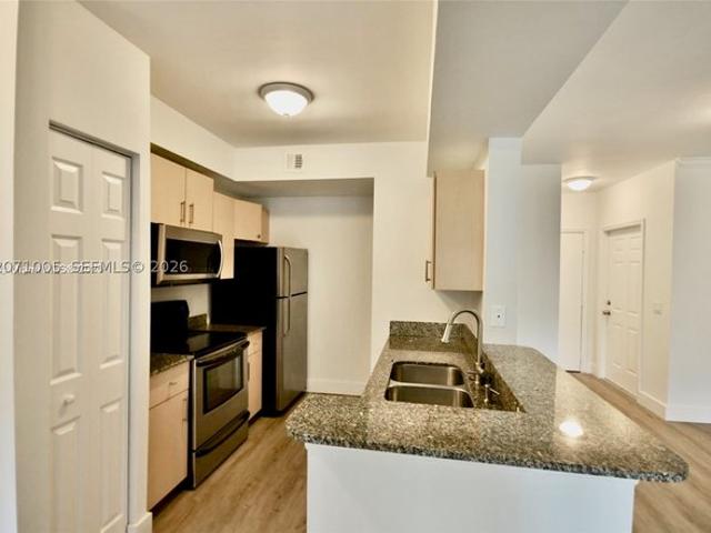 2474 Centergate Dr Apt 103, Miramar, FL 33025