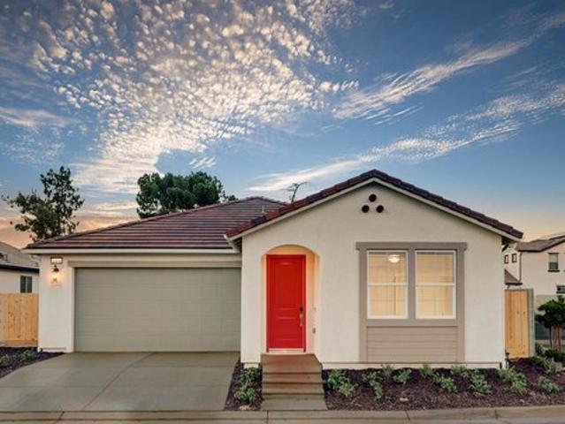 2474 E Okeefe Dr, Fresno, CA 93720