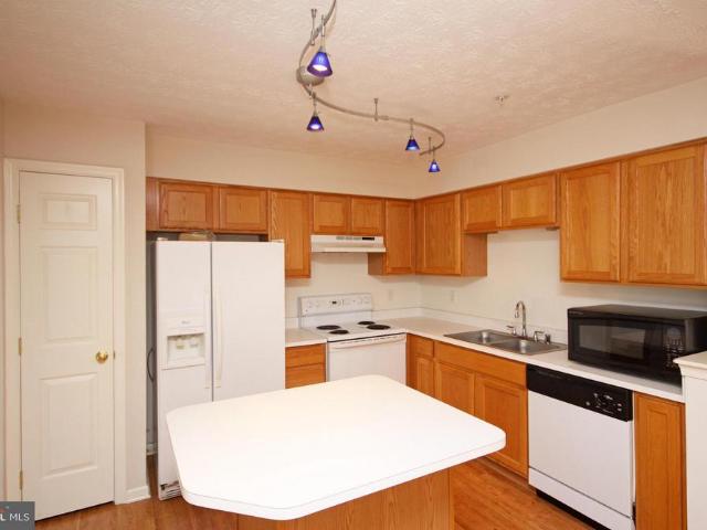 2474 Ivy Landing Way