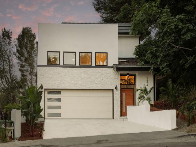 2474 Silver Ridge Avenue