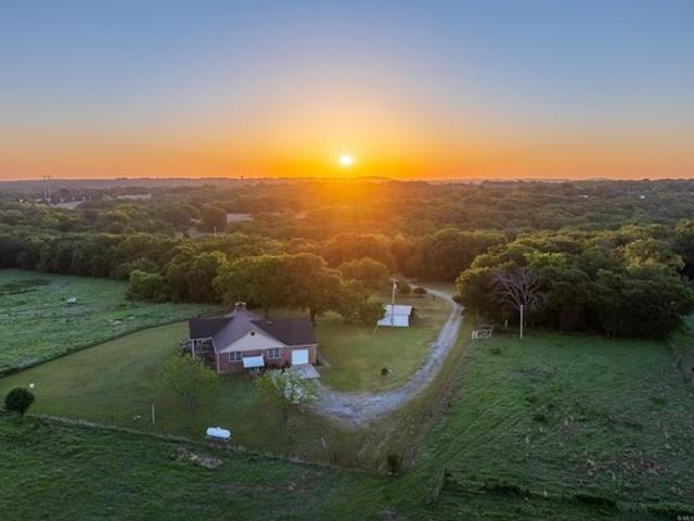 24751 S 200 Rd, Henryetta, OK 74437