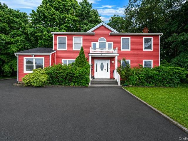 2475 Nesconset Hwy, Lake Grove, NY 11755
