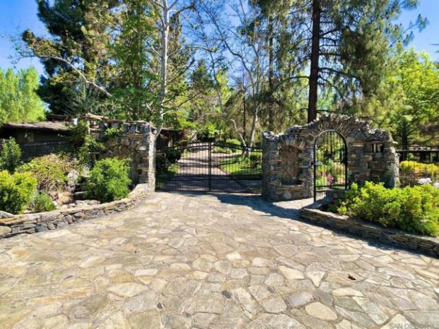 2475 Calle De Pescadores, Alpine, CA 91901