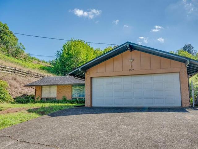 2475 Kaupakalua Rd, Haiku, HI 96708