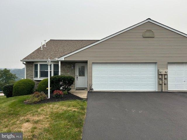 2475 Pin Oak Dr Unit 64, York, PA 17406