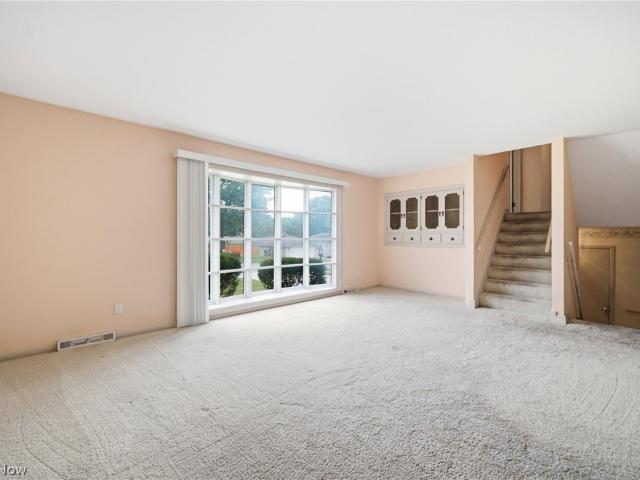 2475 Robinhood Drive