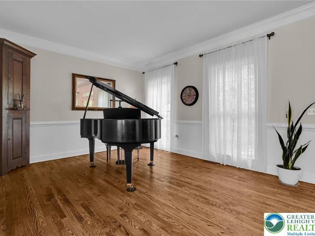 2475 Woodland Hills Court
