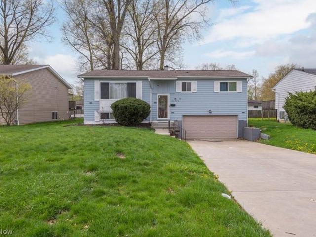 24763 Doe Dr, North Olmsted, OH 44070
