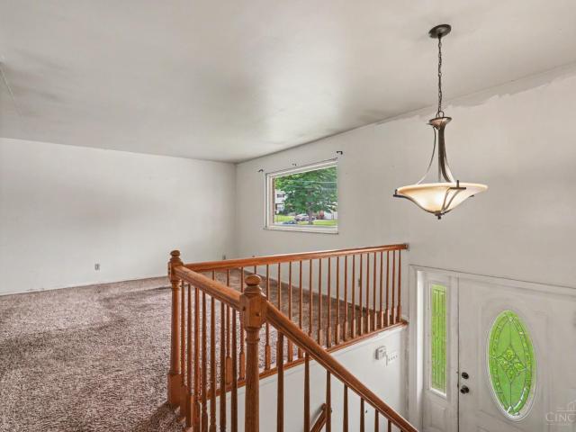 2476 Ambassador Drive