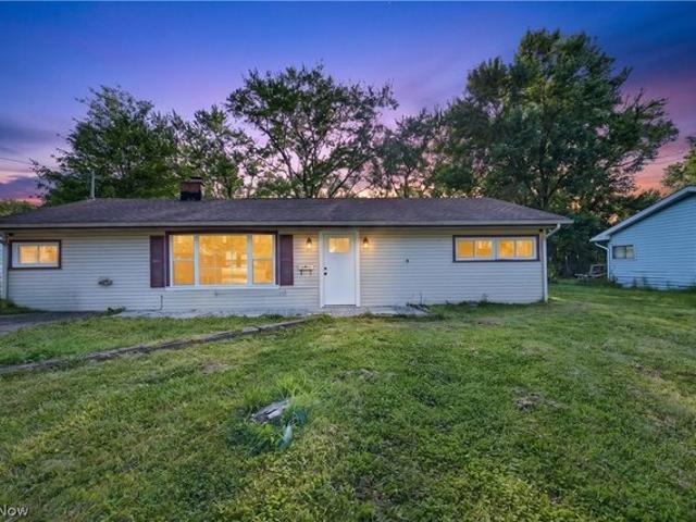 2476 Amberly Dr, Youngstown, OH 44511