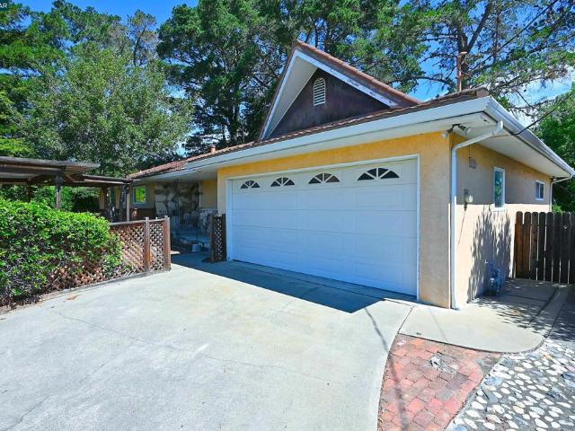 2476 Diane Drive
