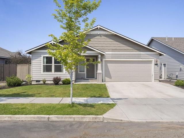 2477 SW Newberry Loop, Redmond, OR 97756