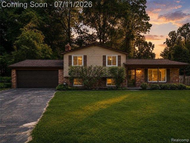 2479 Anchor Bay Ln, West Bloomfield Township, MI 48324