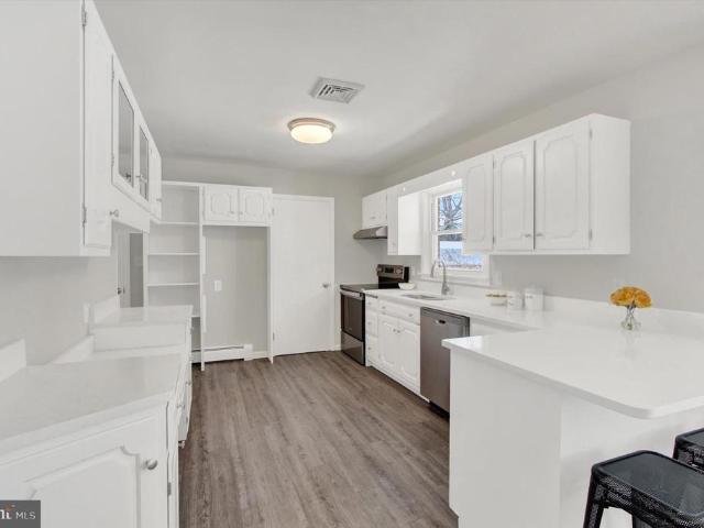 2479 Ellendale Drive