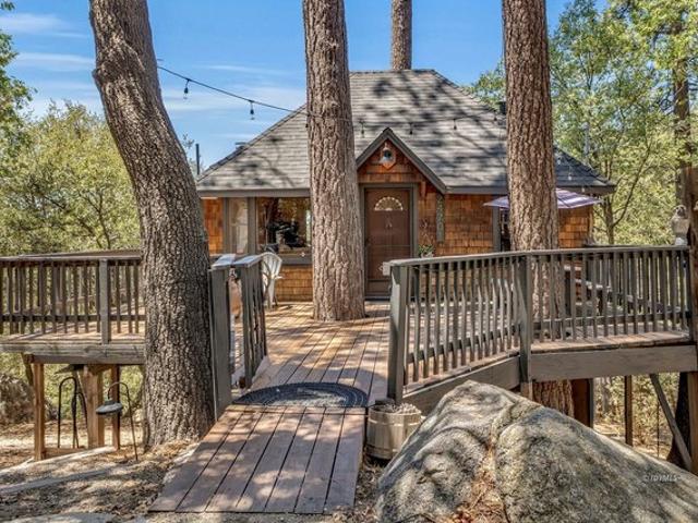 24701 Schaffer Rd, Idyllwild Pine Cove, CA 92549