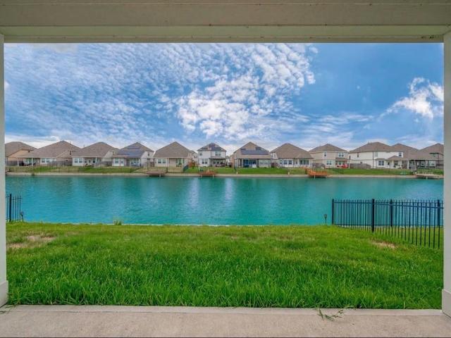 24706 Bastiani Canvas Lane