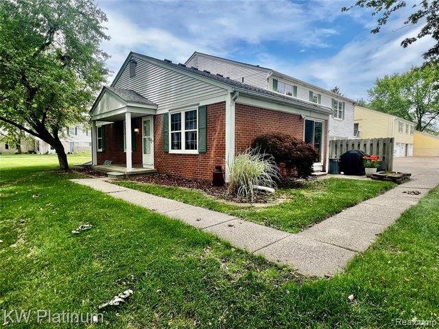 24708 Spring Ln Unit 37, Harrison Township, MI 48045