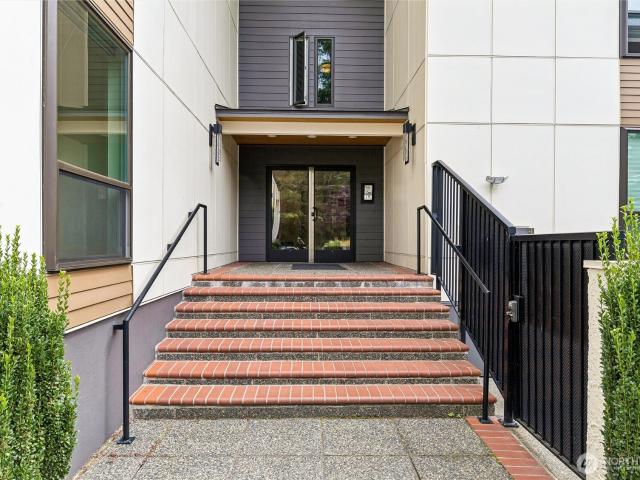 2470 Dexter Avenue N # 2A