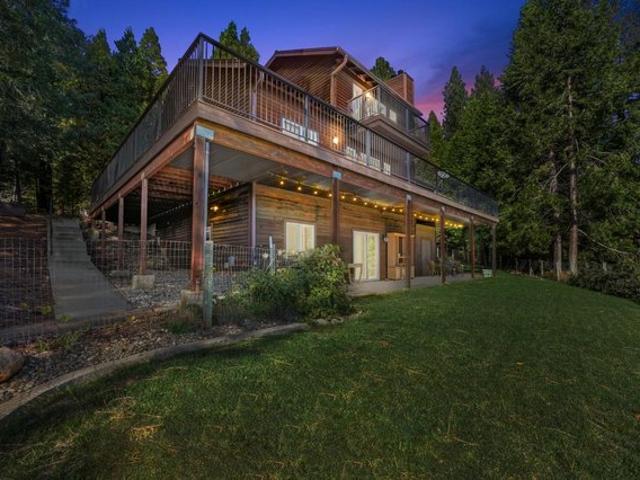 2470 Granite Chief Dr, Foresthill, CA 95631