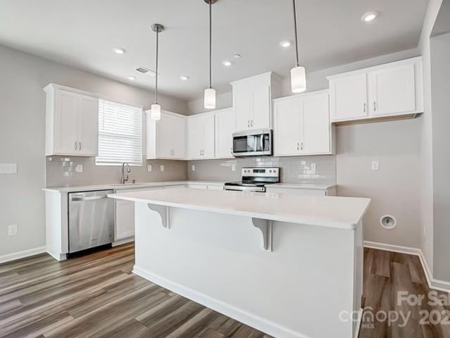 2470 Hedgecliff Rd, Kannapolis, NC 28025