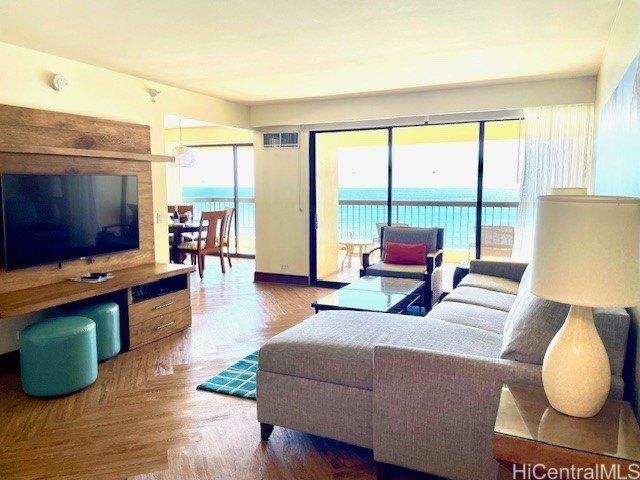 2470 Kalakaua Ave Apt 2401, Honolulu, HI 96815