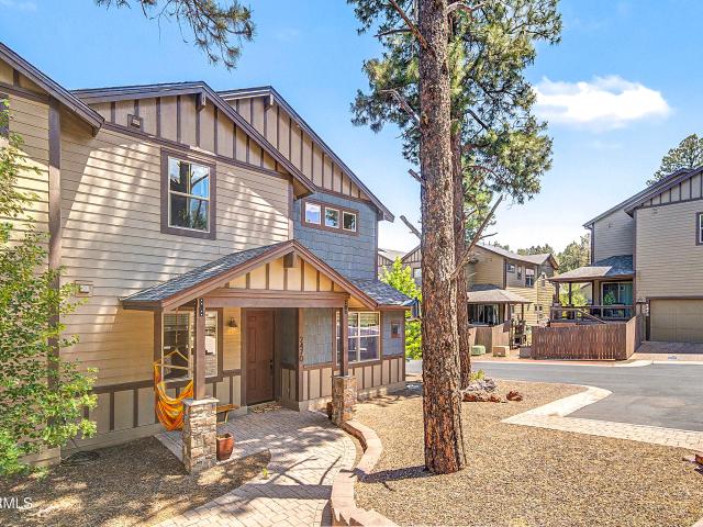 2470 W Clement Circle
