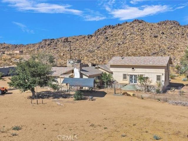 24716 McRoberts Rd, Apple Valley, CA 92307
