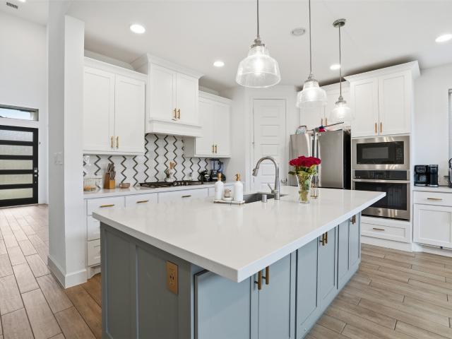 24719 Hibiscus Garden Way