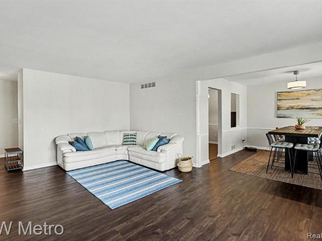 2471 Mulberry Square # 15