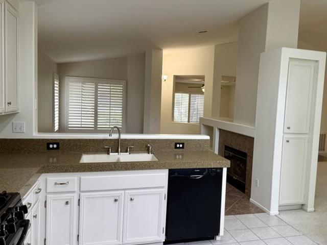 2471 Marigold Way, Corona, CA 92881