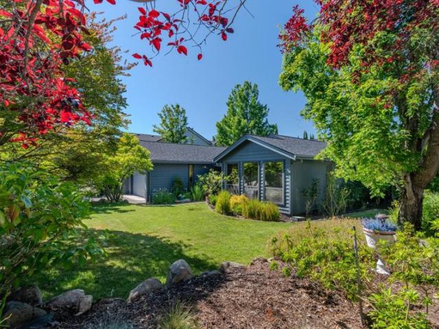 2471 Republic Way, Medford, OR 97504