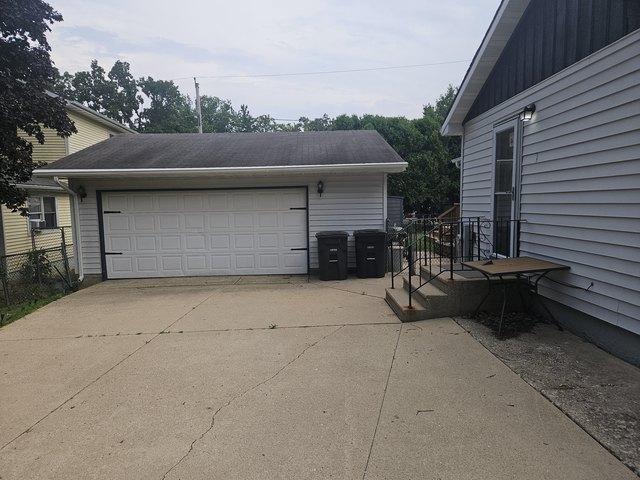 2471 th St, Salem Lakes, WI 53168