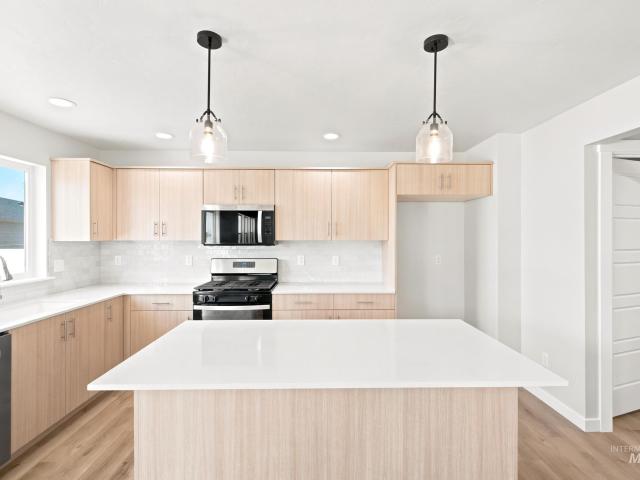 2471 W Clegane Ct