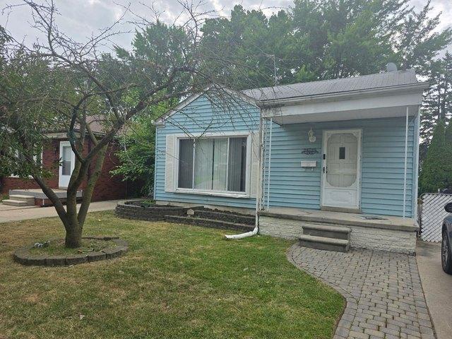 24725 Saxony Ave, Eastpointe, MI 48021