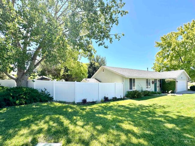 2472 N Maxie Way