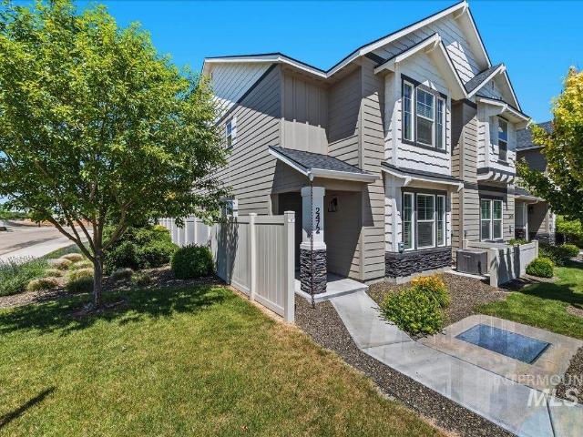 2472 E Blue Tick St