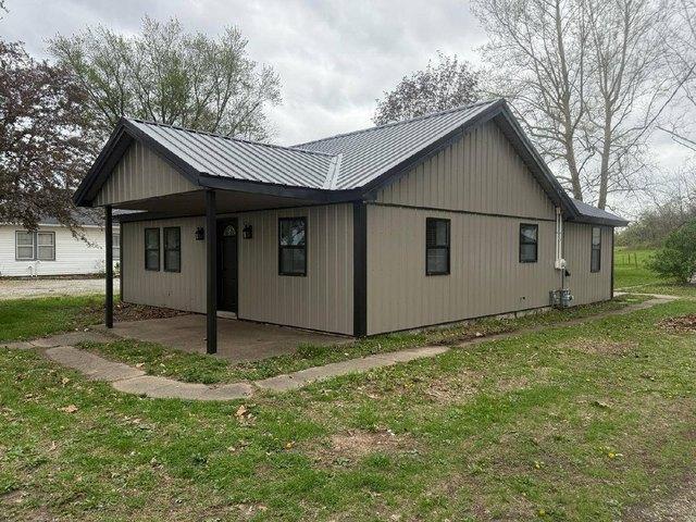 24736 N Main St, Wayland, MO 63472