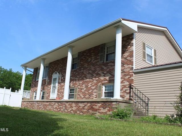 247 Crestview Dr, Duncansville, PA 16635