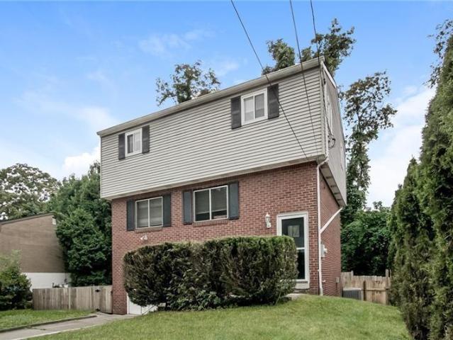 247 Golden Gate Dr, Verona, PA 15147 | MLS #1742 | Compass