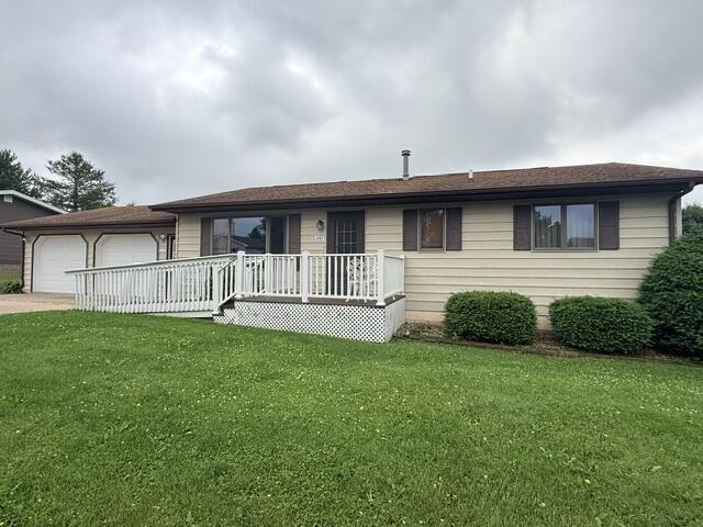 247 Goodview Dr, Spring Grove, MN 55974