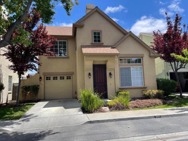 247 Holland Cir, Hollister, CA 95023